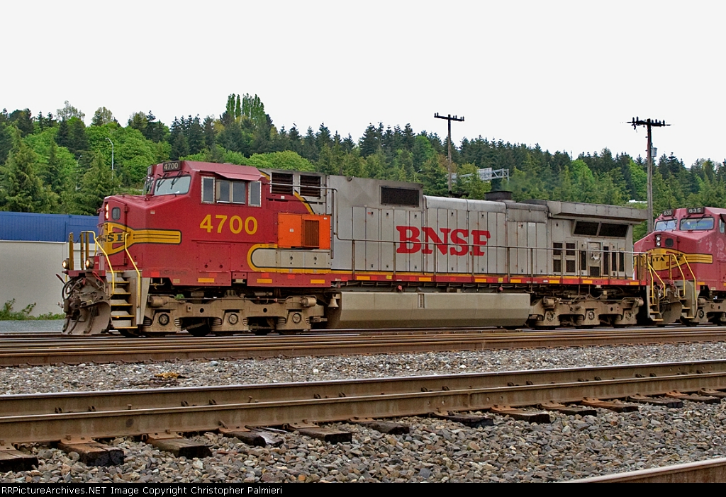 BNSF 4700